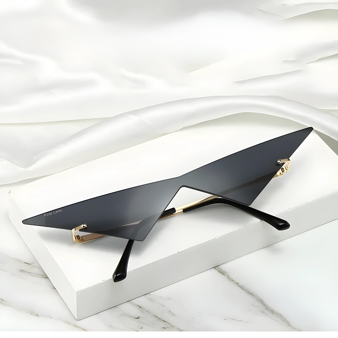 Discover Style First Lens Triangle Oversize Sunglass 004
